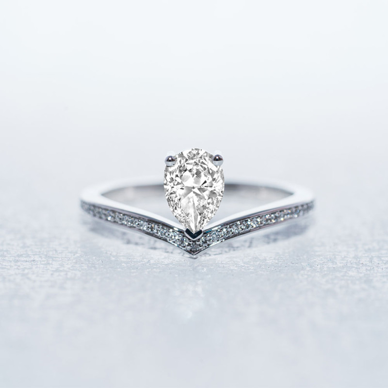 Pear Diamond Solitaire Elle